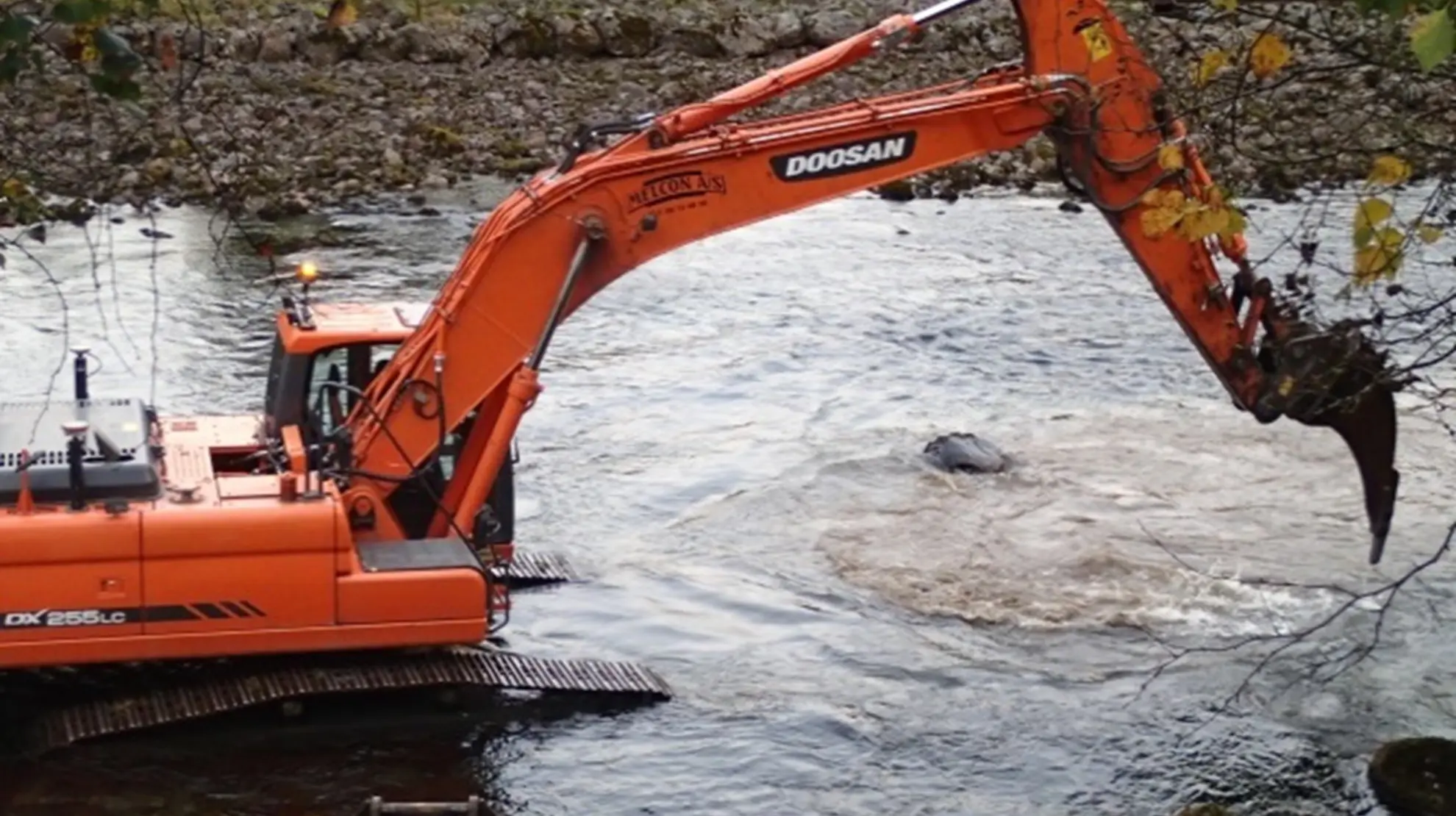 Rensing av substrat - Ripping, harving og spyling | Norske Lakseelver